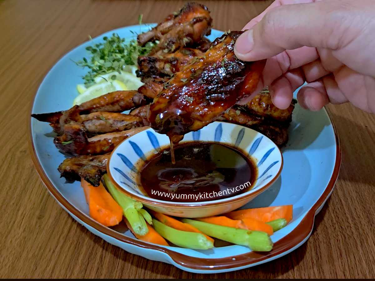 Sticky Honey Chicken Wings - Irresistibly Yummy ! - Yummy Kitchen