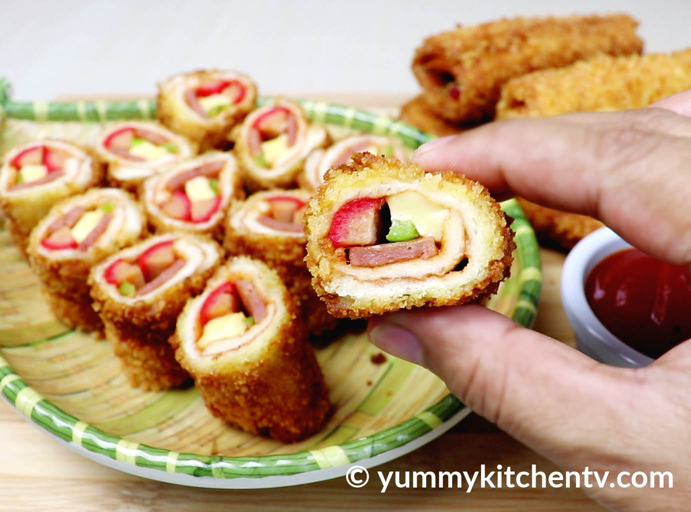 Pizza Roll - Yummy Kitchen