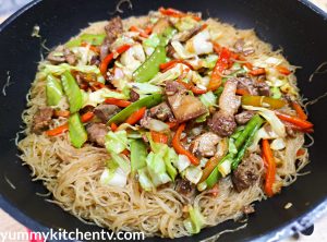 Pancit Bihon - Yummy Kitchen