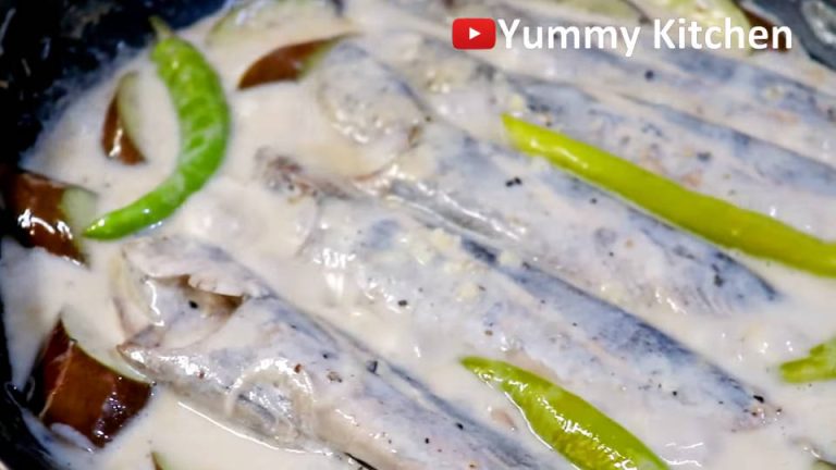 Ginataang Tulingan - Flavorful Filipino Tuna in Coconut Milk - Yummy ...