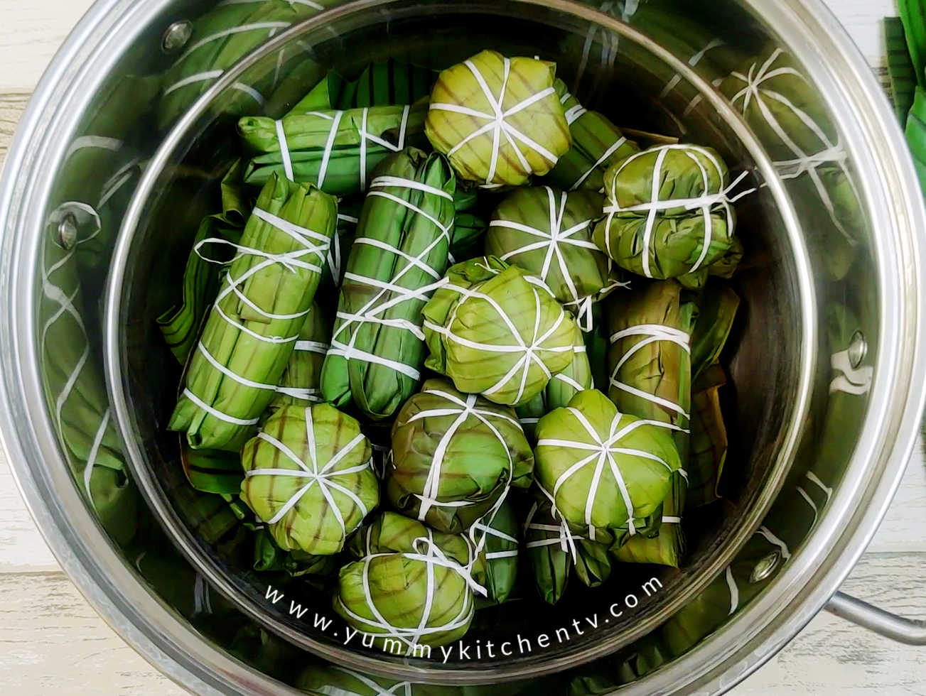 Suman Malagkit with Latik - Yummy Kitchen