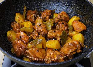 Chicken Adobo sa Atsuete - Yummy Kitchen