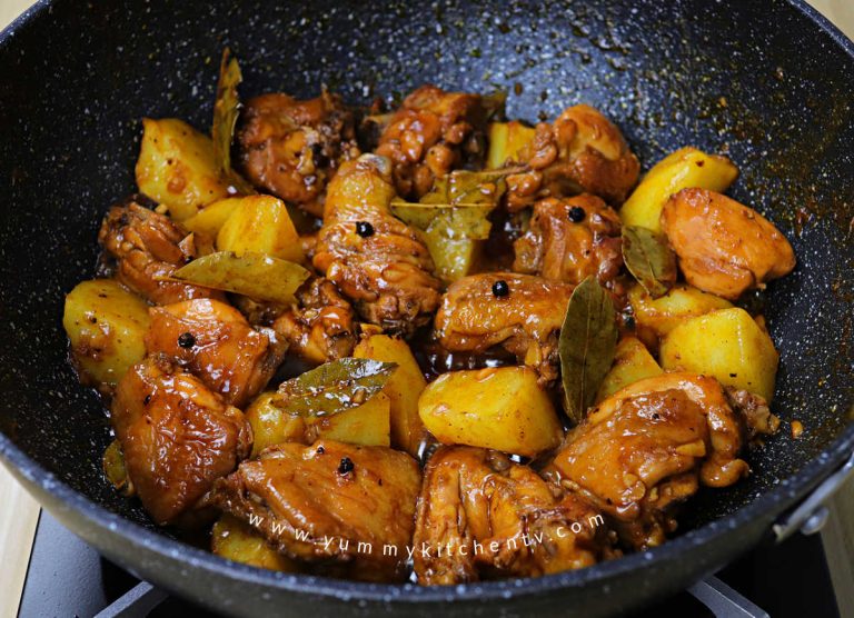 Chicken Adobo sa Atsuete - Yummy Kitchen