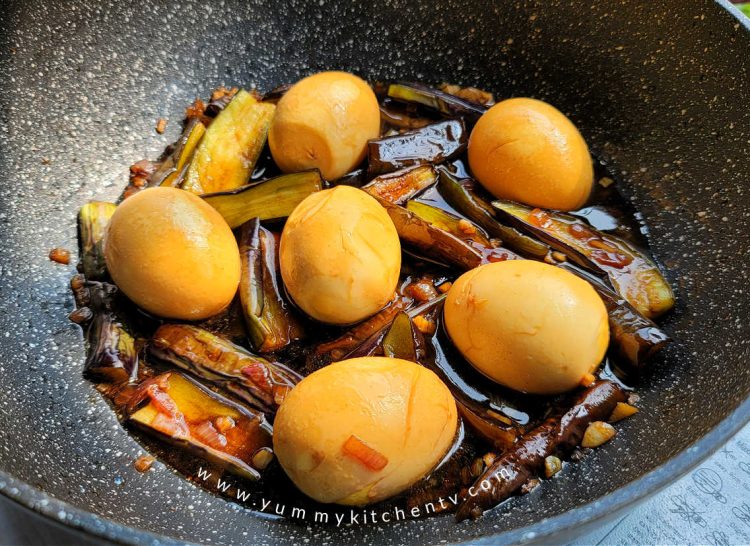 Adobong Itlog | Simple & Delicious Filipino Egg Recipe 讀 - Yummy Kitchen