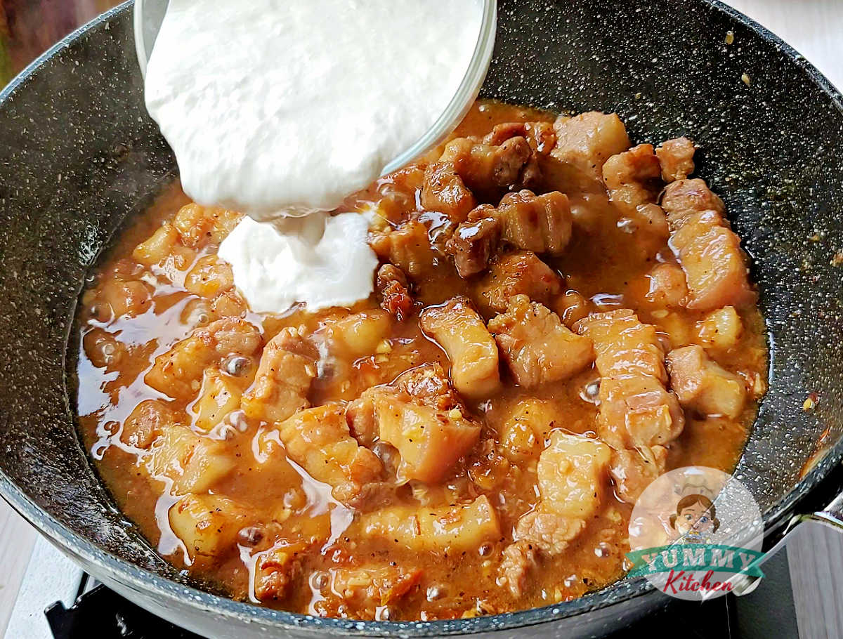 Pork Binagoongan with Gata - Yummy Kitchen