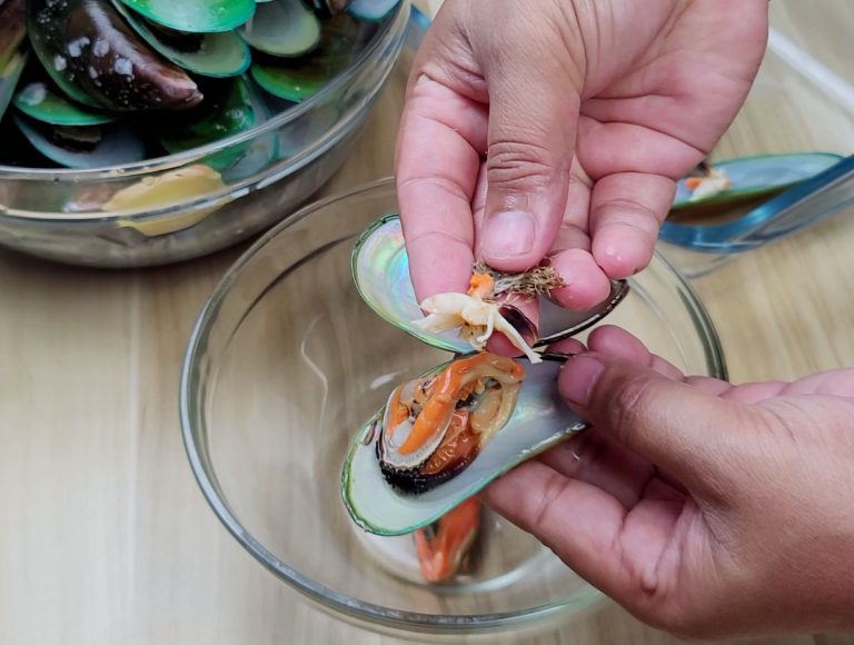 Adobong Tahong - Yummy Kitchen