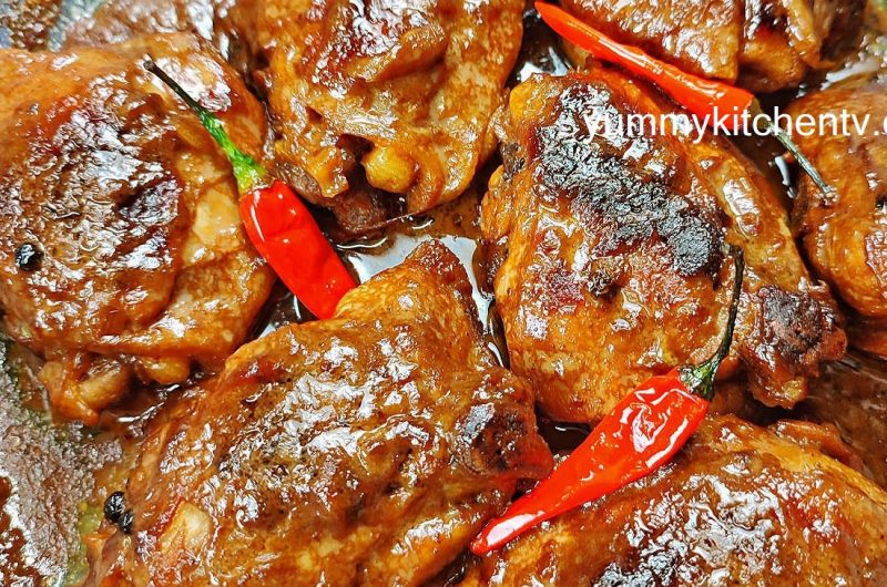 Chicken Adobo sa Gata (Chicken Adobo with Coconut Milk) - Yummy Kitchen