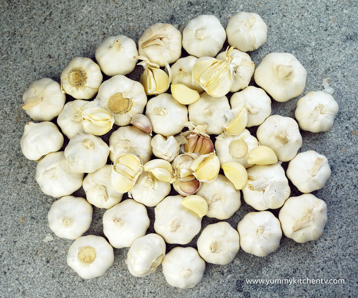 What is Garlic ? A short history, guide and list of benefits - Yummy ...