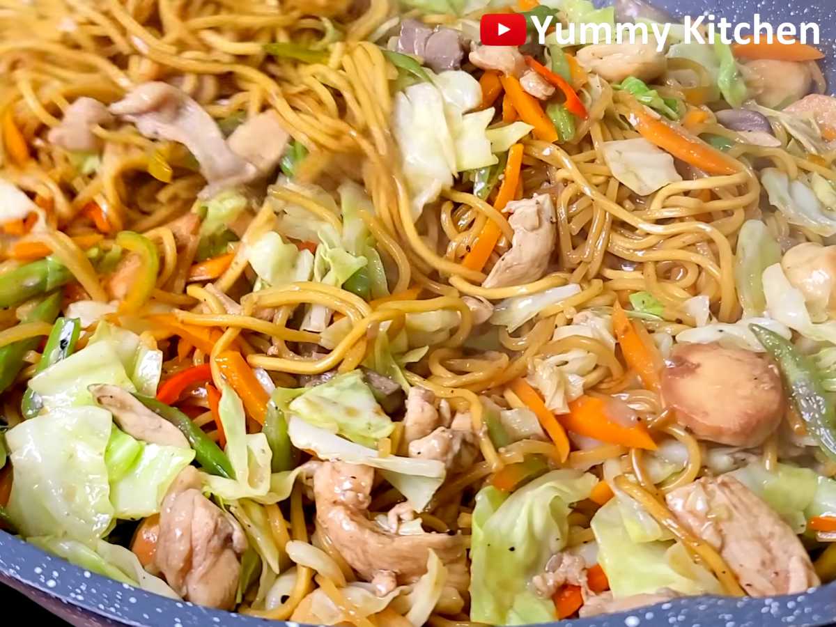 Pancit Canton Guisado | Easy Filipino Stir-Fried Noodles Recipe - Yummy Kitchen