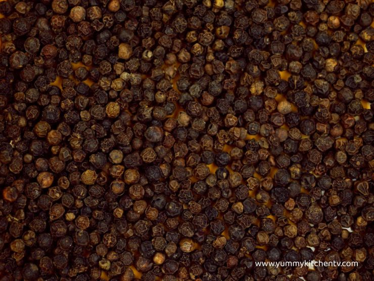 What can Black Pepper do ? A Quick Introduction - Yummy Kitchen