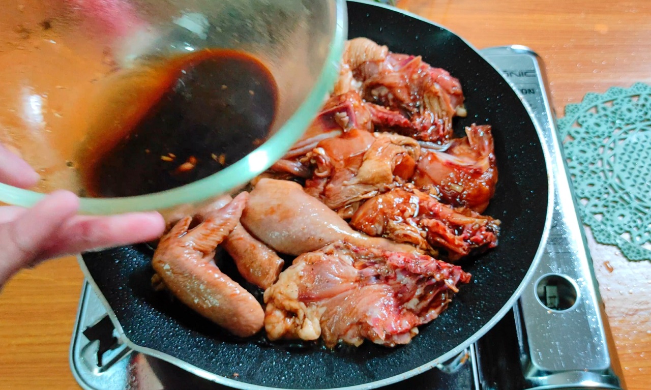 Chicken Mechado Recipe - Yummy Kitchen