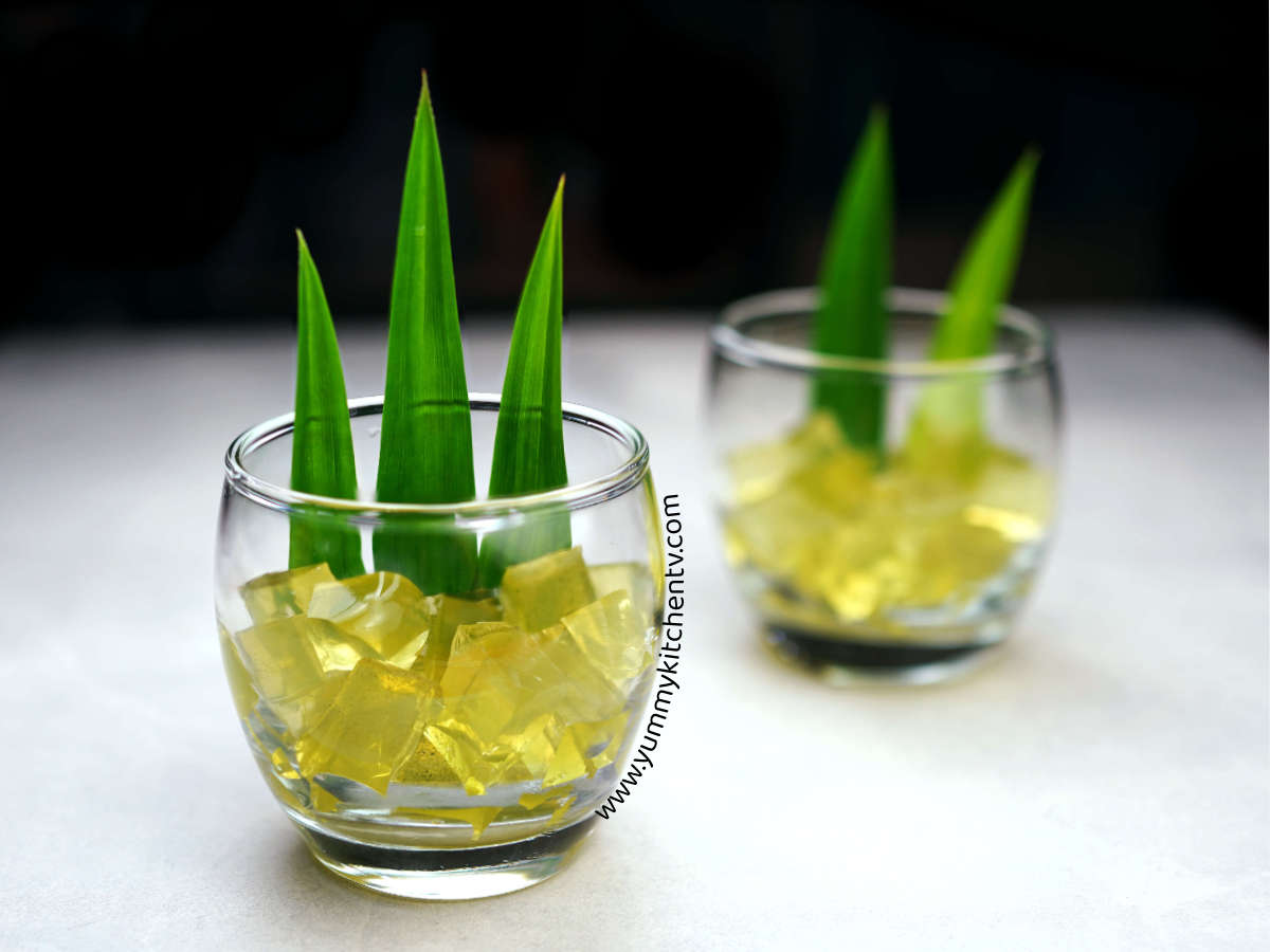The Asian Vanilla aka Pandan Leaves - Yummy Kitchen