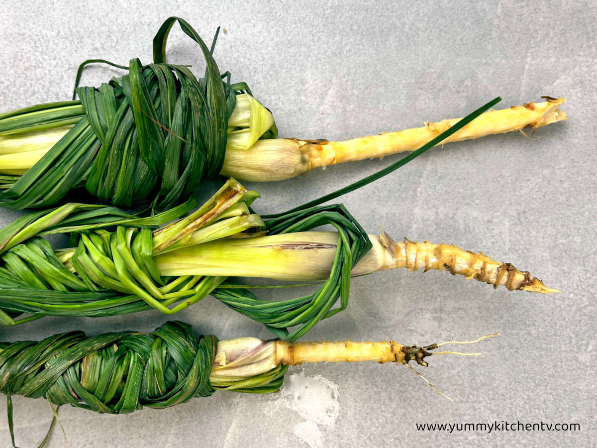 The Versatile Lemongrass (Tanglad) - What is it ? - Yummy Kitchen