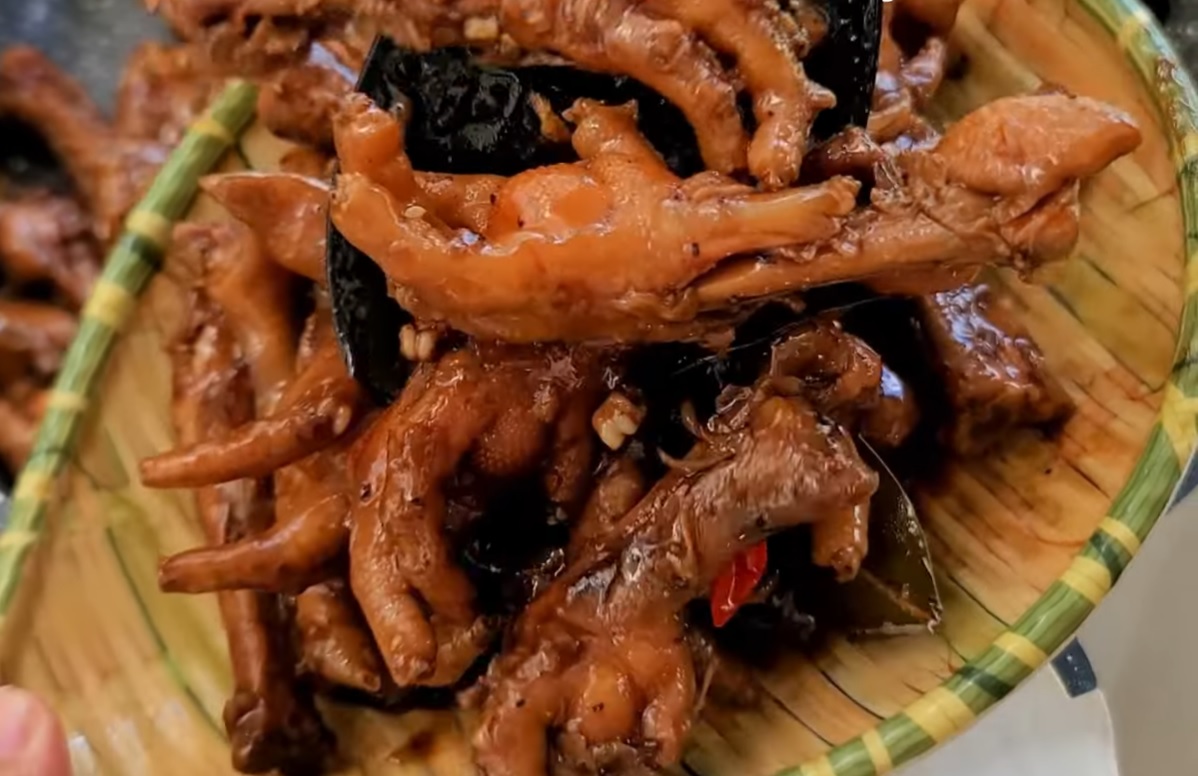 Adobong Paa ng Manok (Chicken Feet Adobo) - Yummy Kitchen
