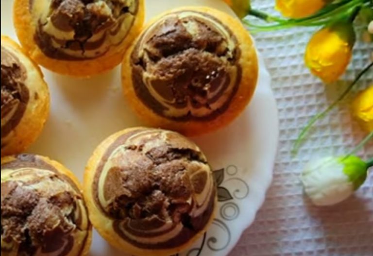 Mini Zebra Cake - Yummy Kitchen