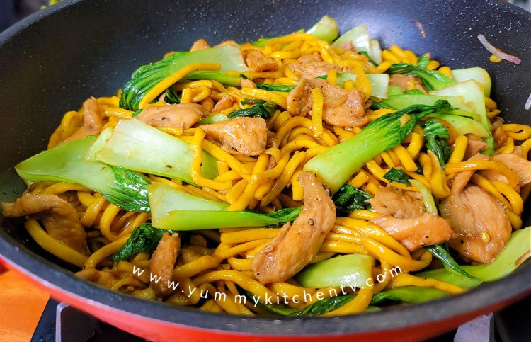 Chicken Pancit Miki - Yummy Kitchen