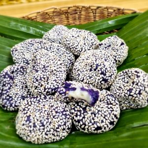 Sesame Balls (Cheesy Buchi) - Yummy Kitchen