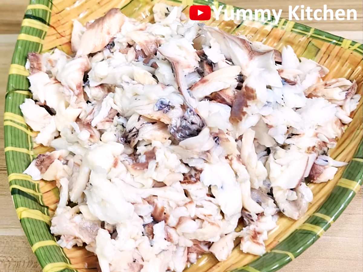 Kinunot na Tilapia - Filipino Coconut Stewed Tilapia - Yummy Kitchen