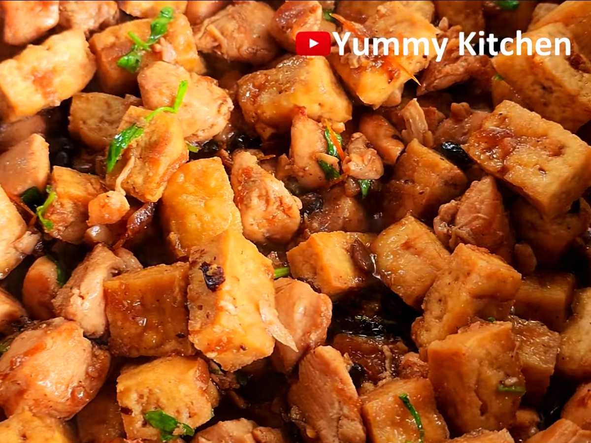 Tokwa’t Manok Recipe - A Filipino Sautéed Chicken and Tofu - Yummy Kitchen