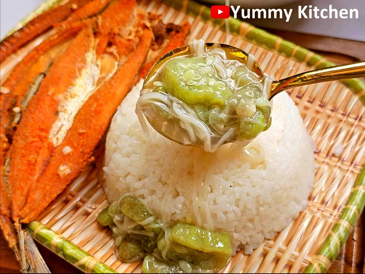 Ginisang Patola with Misua - Sautéed Sponge Gourd Soup) - Yummy Kitchen