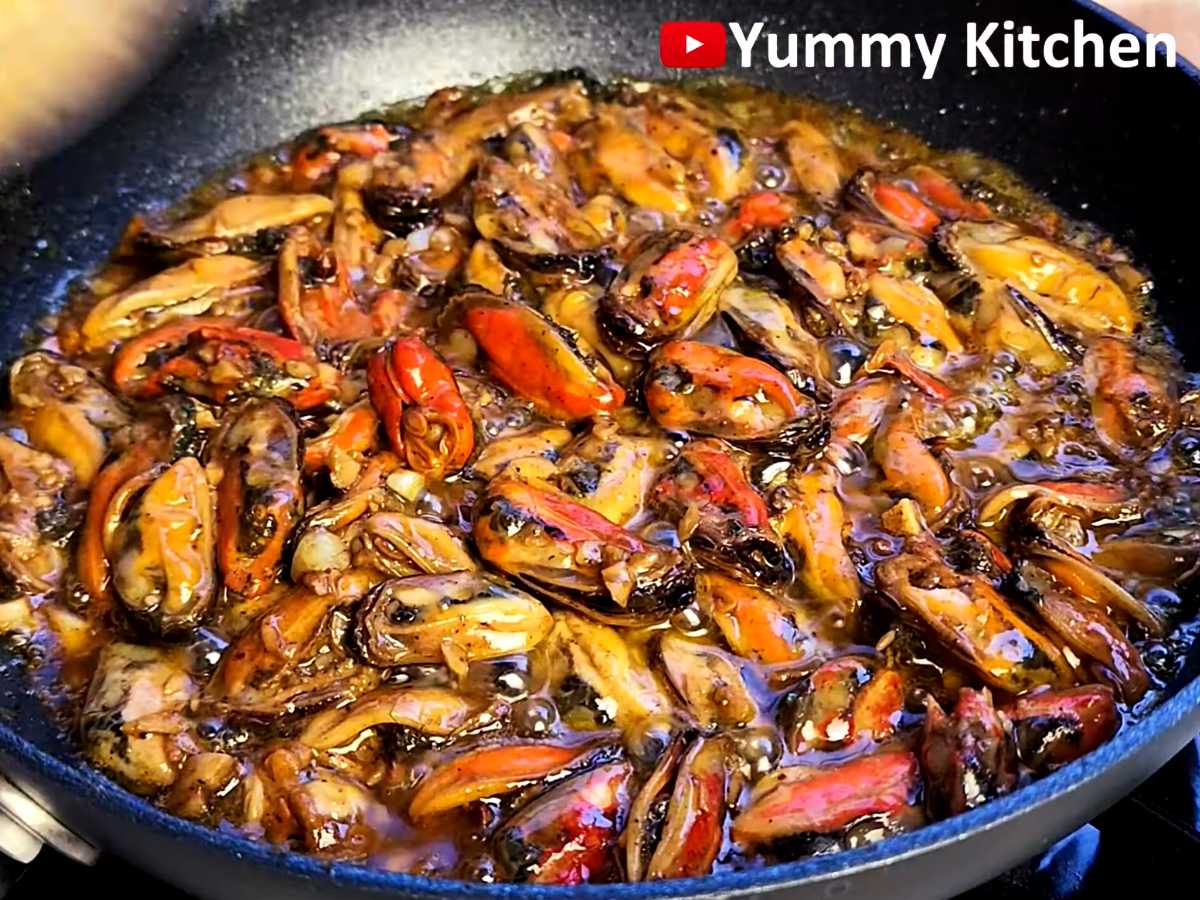 Cheesy Tahong Recipe - A Delicious Cheesy Take on Mussels - Yummy Kitchen