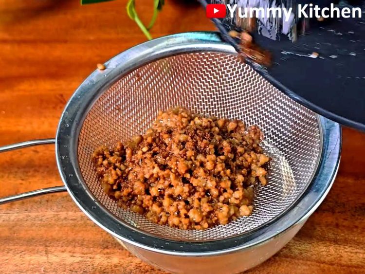 Palitaw sa Latik ( with jackfruit / langka ) - Yummy Kitchen