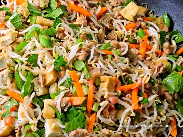 Vegetable Lumpia (Lumpiang Gulay) - Yummy Kitchen