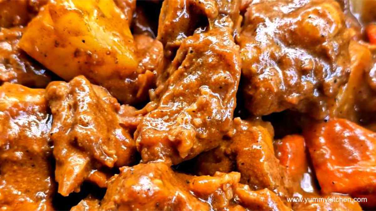 Pork Caldereta - A hearty Filipino pork stew - Yummy Kitchen