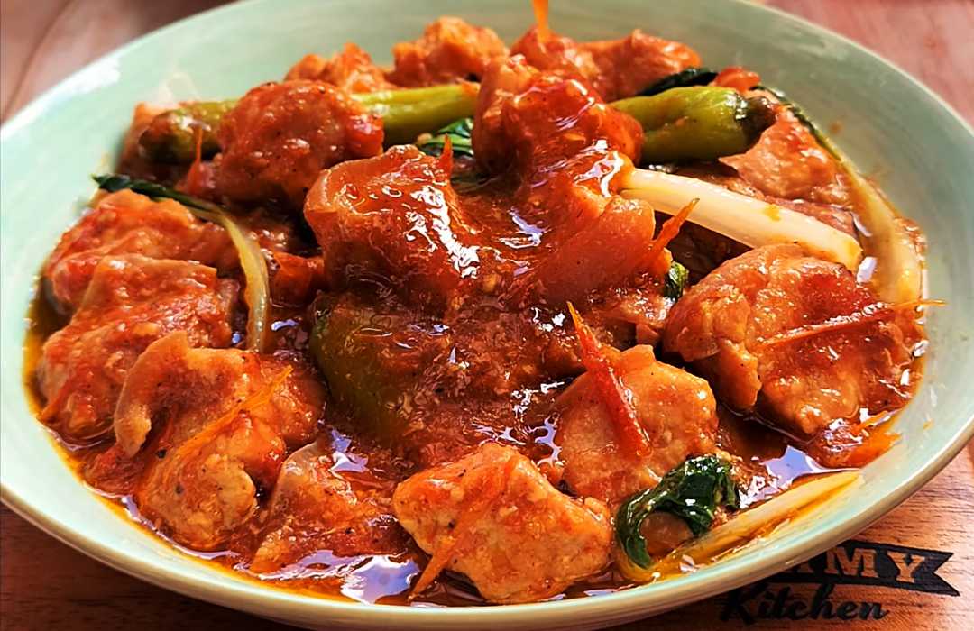 Kinamatisang Baboy (Filipino Pork Soup with Tomatoes) - Yummy Kitchen