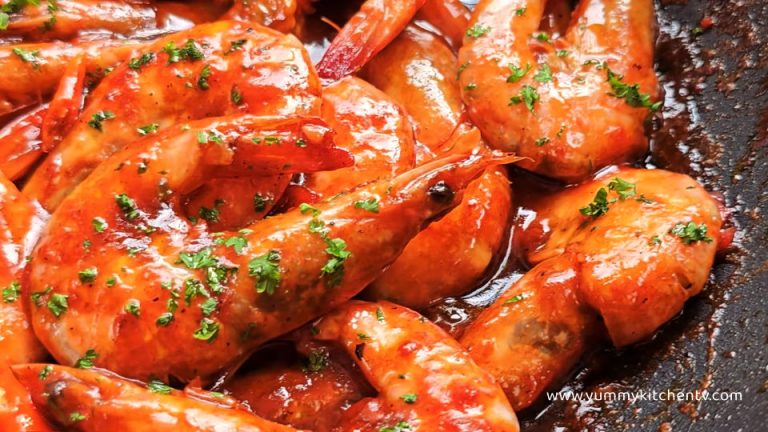Sweet and Spicy Garlic Shrimp - A Flavor-packed Seafood Delight - Yummy ...