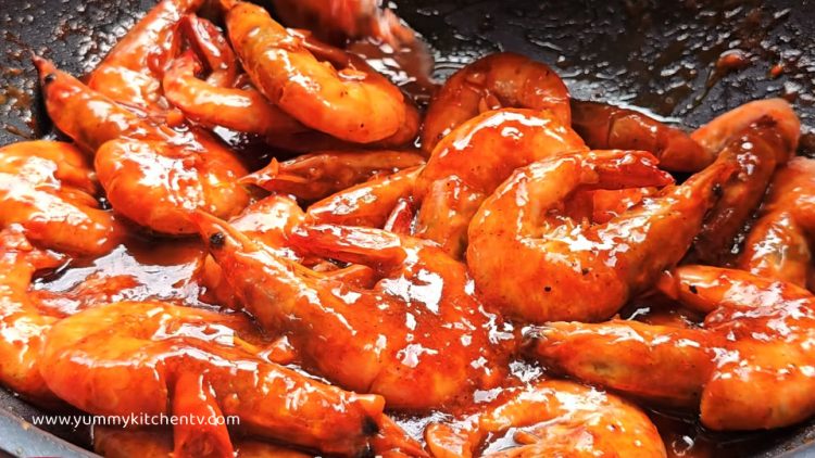 Sweet and Spicy Garlic Shrimp - A Flavor-packed Seafood Delight - Yummy ...