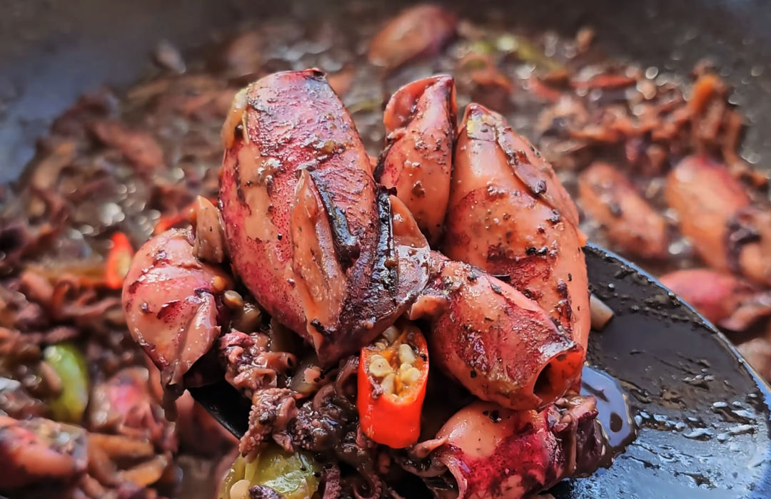 Adobong Pusit Recipe - An Easy Filipino Squid Adobo Recipe - Yummy Kitchen