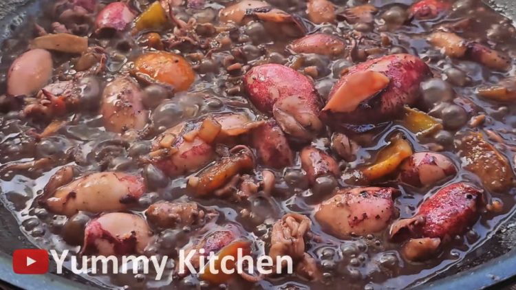 Adobong Pusit Recipe - An Easy Filipino Squid Adobo Recipe - Yummy Kitchen
